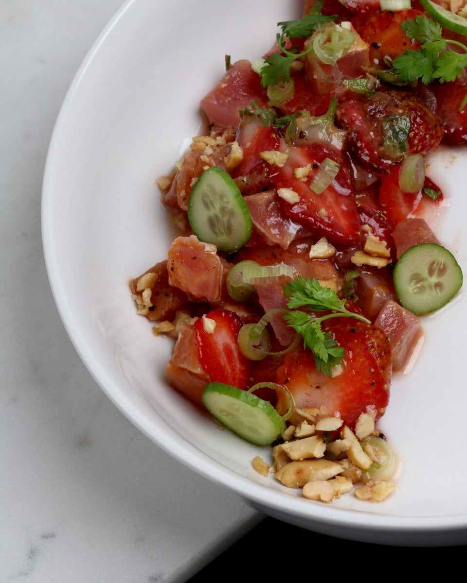 Fresh Strawberry and Poke Tuna Salad – it sauce
